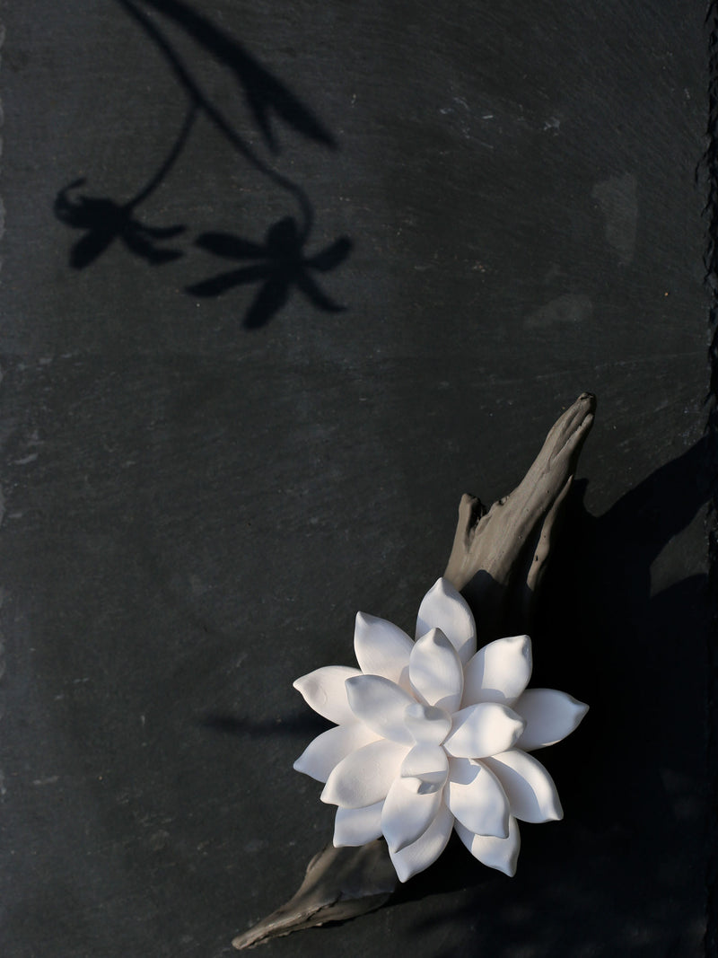 Decorative Lotus Sculpture Diffuser - Magnifissance
